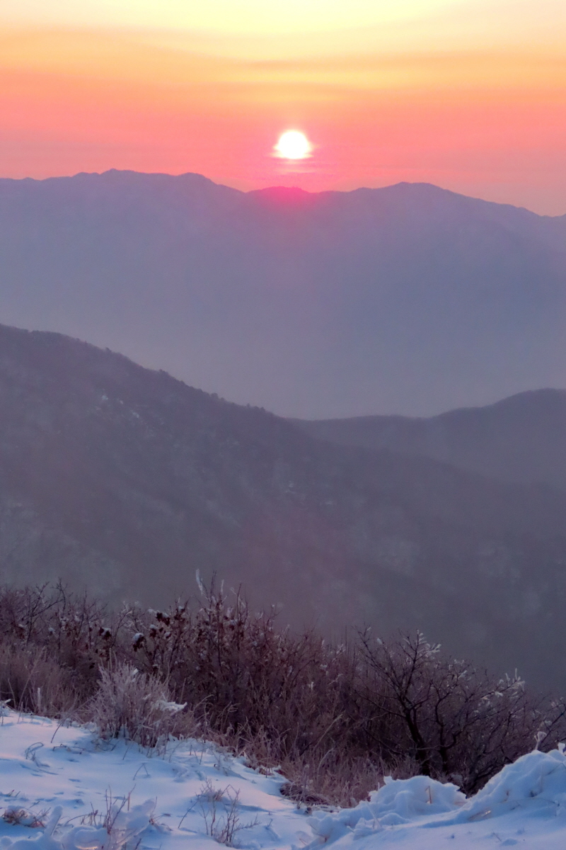 [포토in] 갑진년 첫날,겨울왕국 '지리산 노고단' 해맞이
